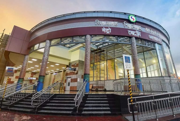 Sealdah Metro Station, Route Map, Station List, Facilities